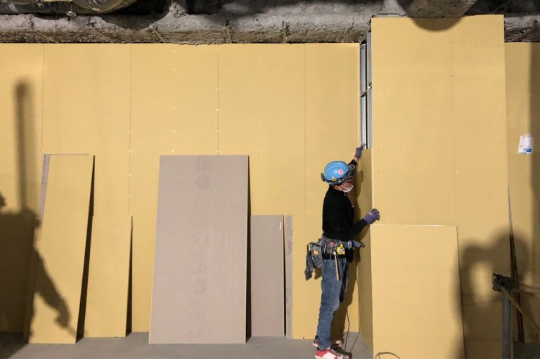 施工の神様 | 【東急建設×野原HD】BIMモデルでLGSや石膏ボードの精密プレカット施工を実現。現場施工のワークフローは変わるか？